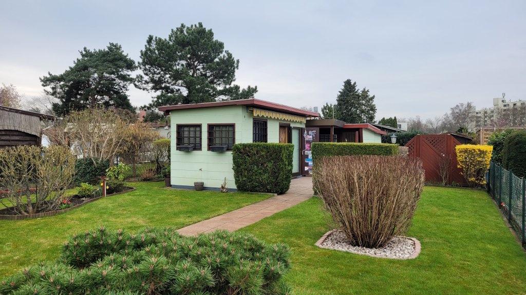 Kleingarten mit zwei Gartenlauben in Berlin-Reinickendorf - Laupi